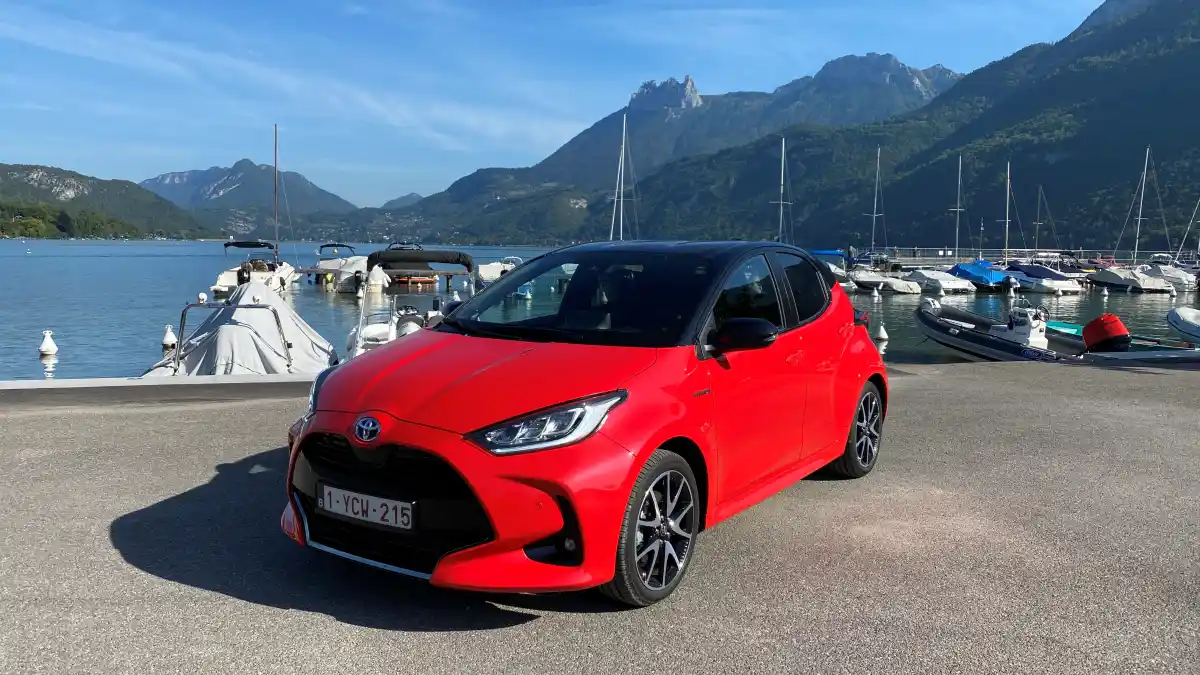 Toyota Yaris Hybride : La citadine écologique et économique par ...